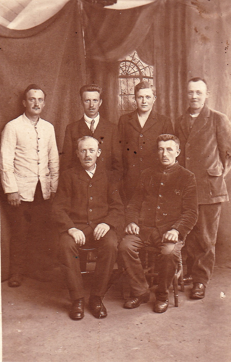 Marius Christian Hansen (1889-1959) – bagerst nr 2 fra venstre ...