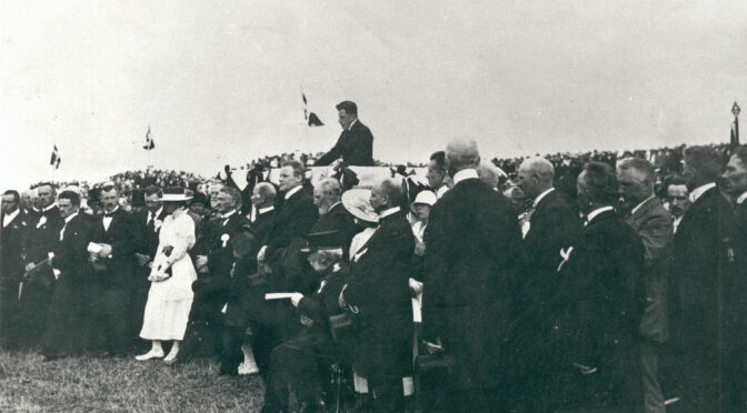 11. juli 1920. Grev Schack taler: “Vi skal være dig gode og trofaste ...